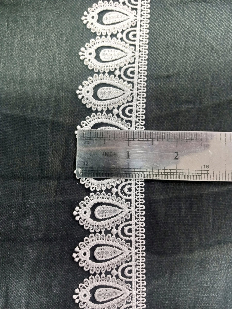 LC14495 - Milky Sitara Lace – Fancy Button Corner