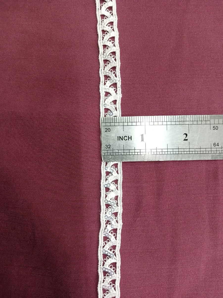 LC15300 - Milky Sitara Lace – Fancy Button Corner