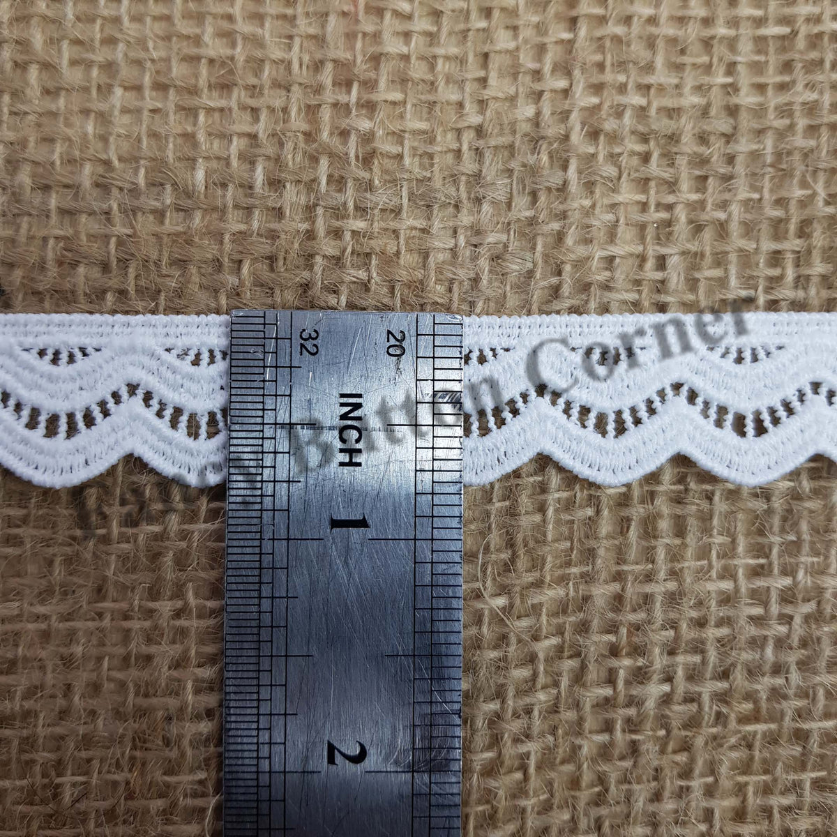 LC10591 - GPO Lace – Fancy Button Corner