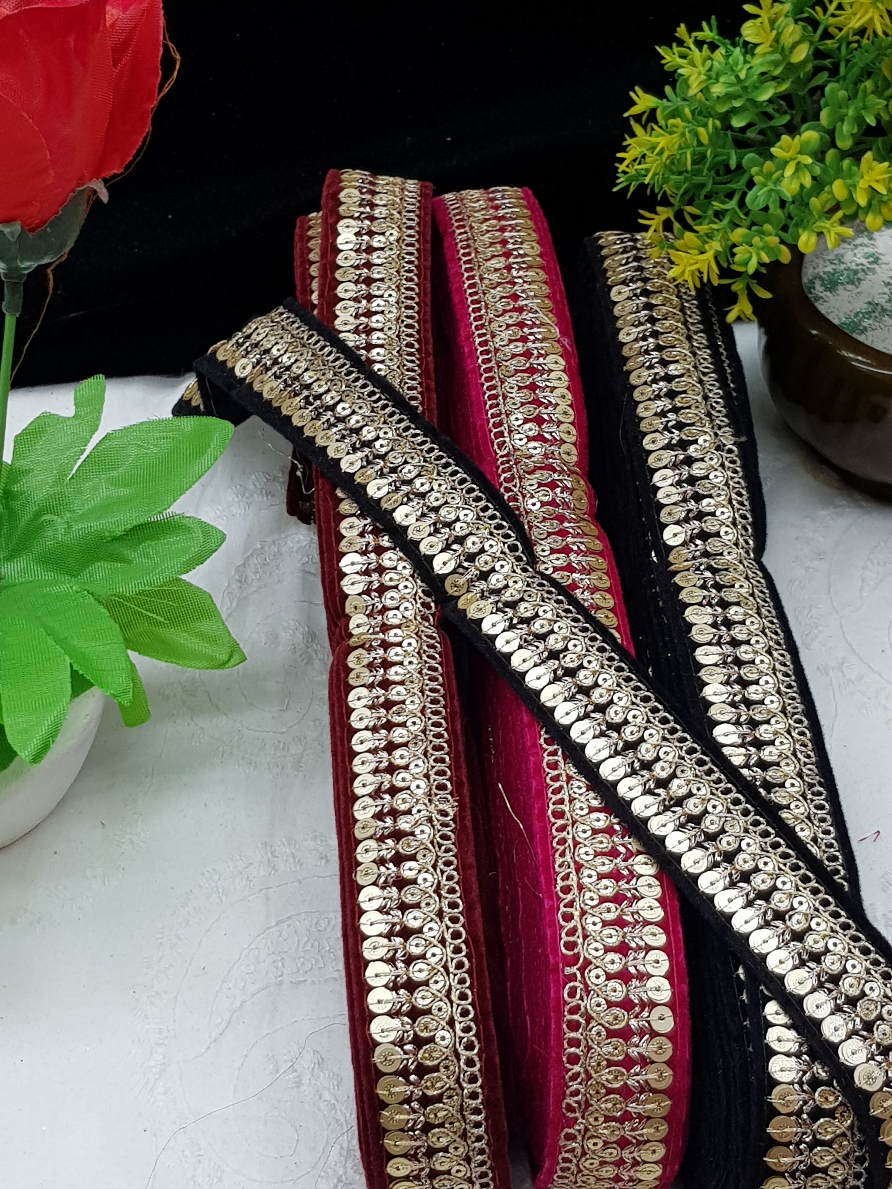 LC12070 - Fancy Indian Lace – Fancy Button Corner